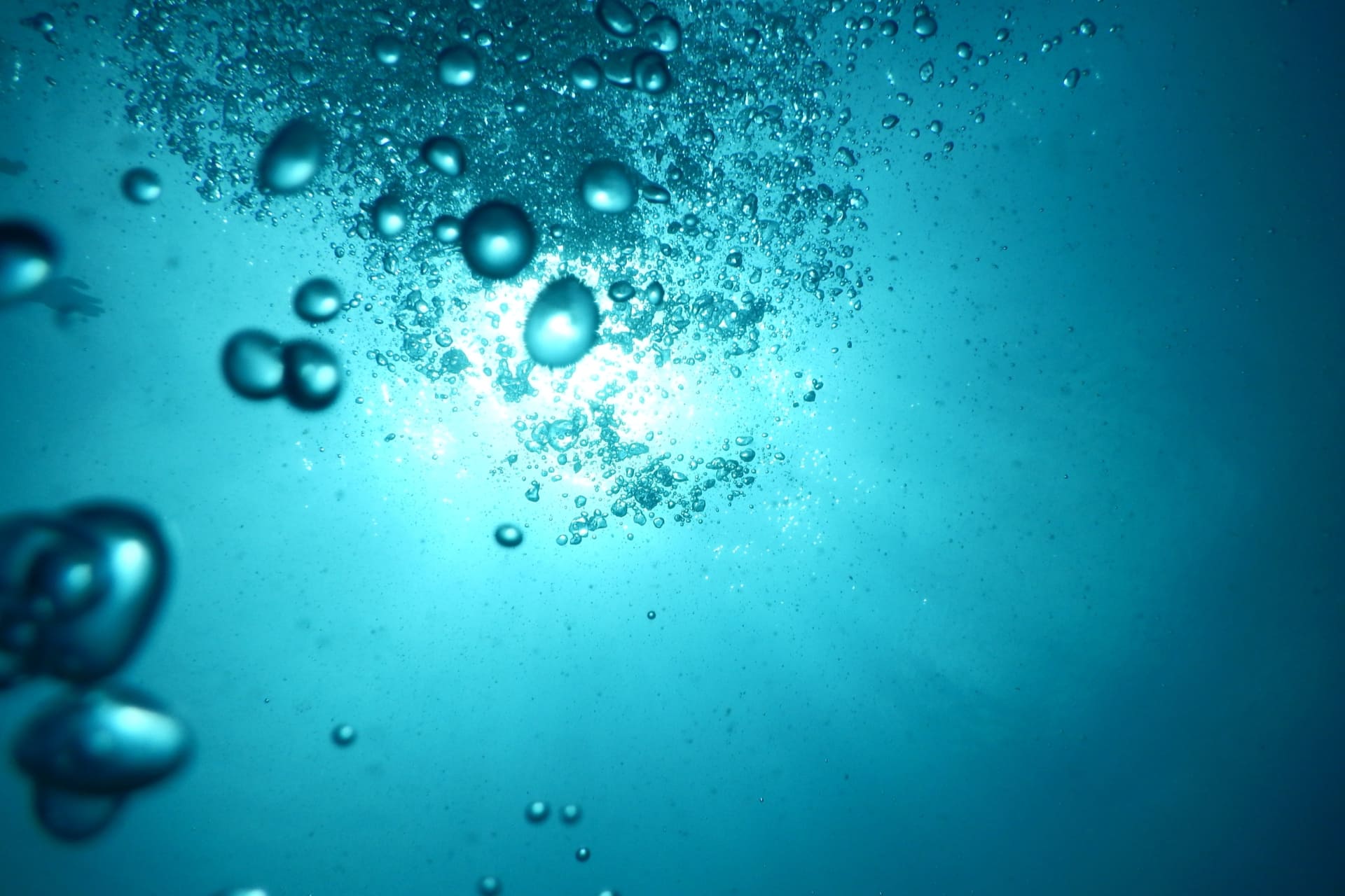 Eco-marine™ for the treatment of marine oil spills. - BlueStream